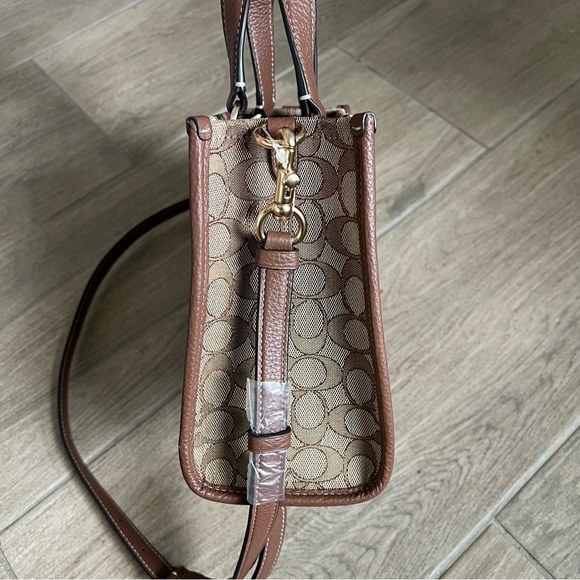Coach | Bags | Coach Dempsey Tote 22 In Signature Jacquard With Stripe ...